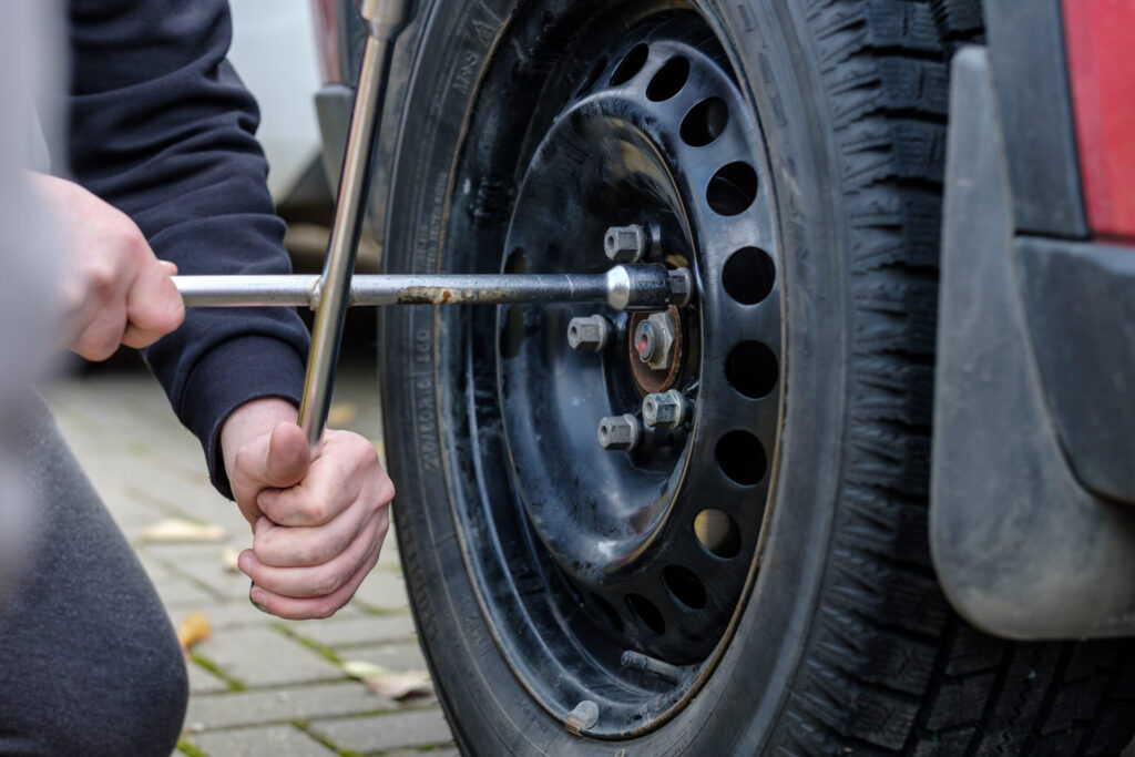 How to Change a Tire | Telle Tire